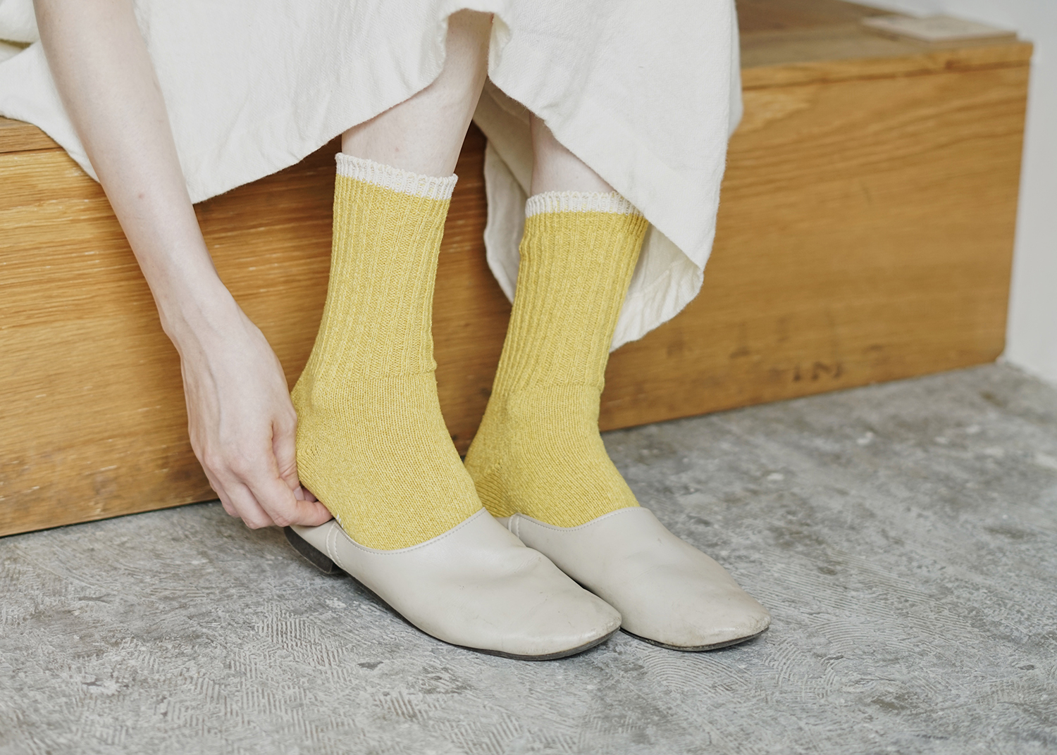 NISHIGUCHI KUTSUSHITA｜NISHIGUCHI KUTSUSHITA is a Japanese sock company ...